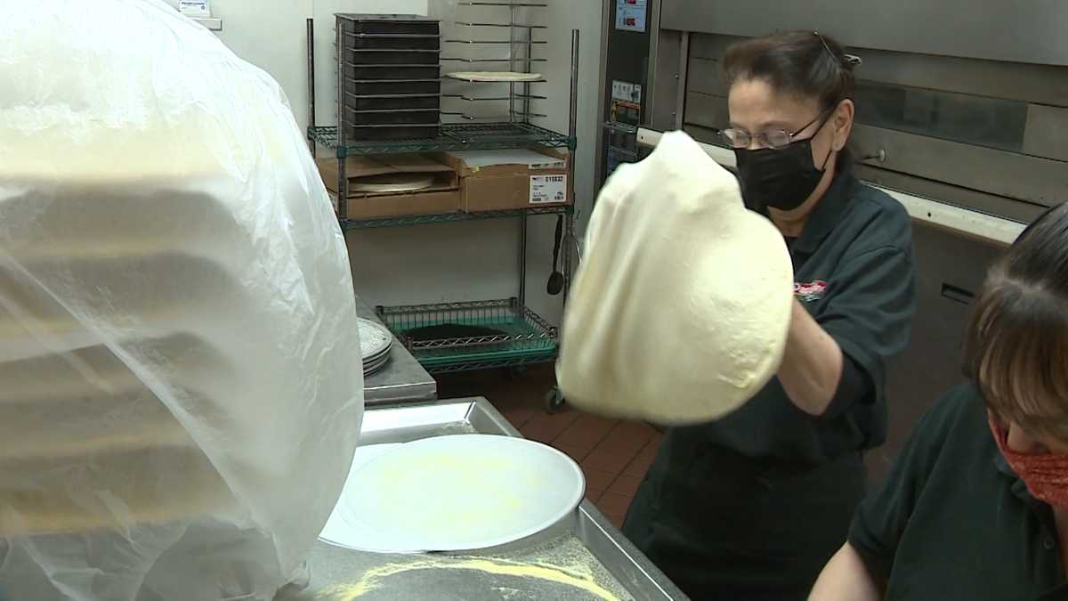 Local pizza chef celebrates 50 years serving gracious customers