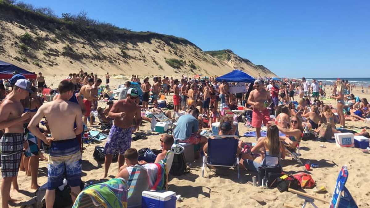 No alcohol allowed on Cape Cod beach below Beachcomber cliffside bar