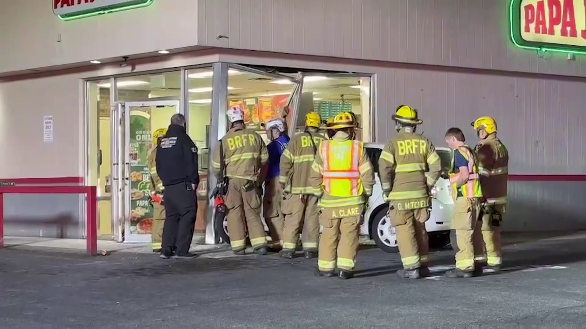 Car Crashes Into Papa Johns In Lancaster County Pa