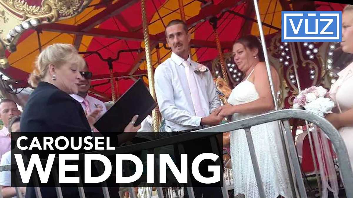 Couple gets married at 'Key to the Midway'