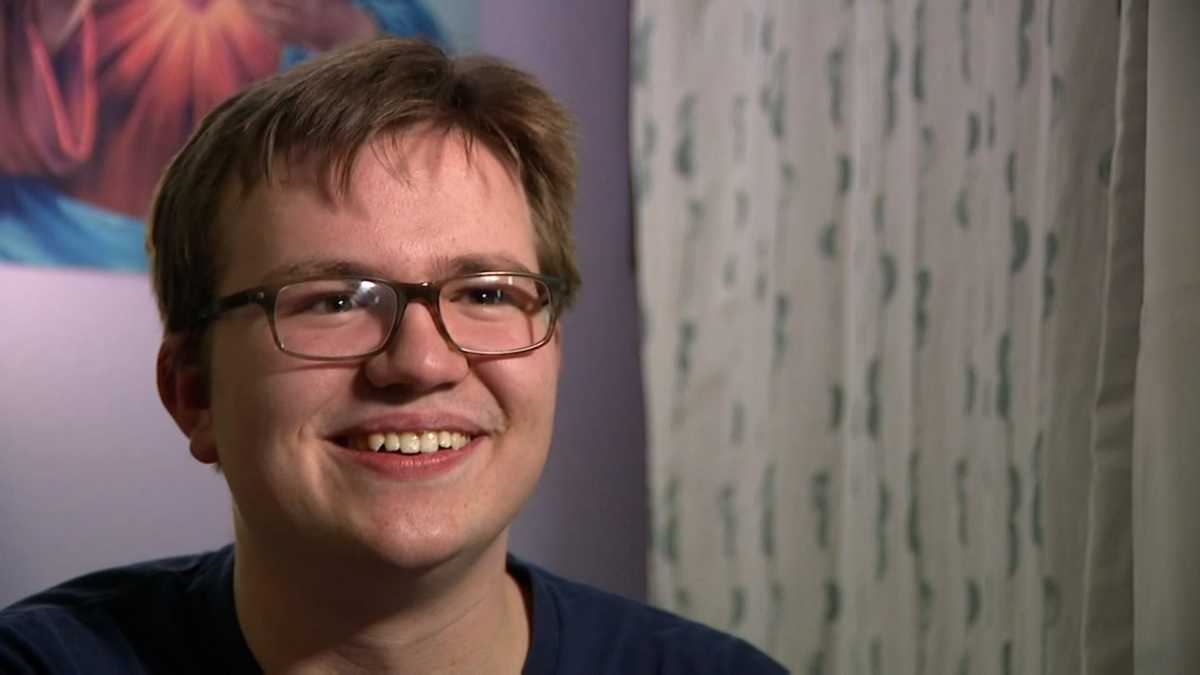 Teen becomes chess master a year after major brain surgery