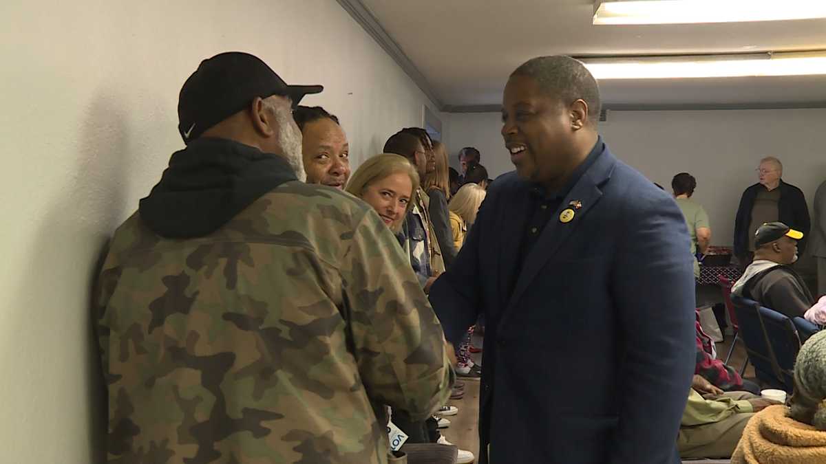 Fort Smith voters talk issues with Democratic gubernatorial candidate ... Fort Smith voters talk issues with Democratic gubernatorial candidate ...