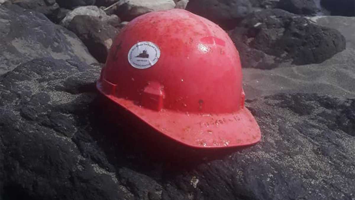 Lost hard hat belonging to Conrad Roy's dad washes up 7 years after it ...