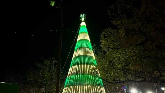 Fort Smith welcomes holiday lights at Creekmore Park
