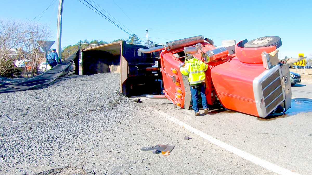 Cape Cod travel trouble complicated by rollover at Bourne Rotary