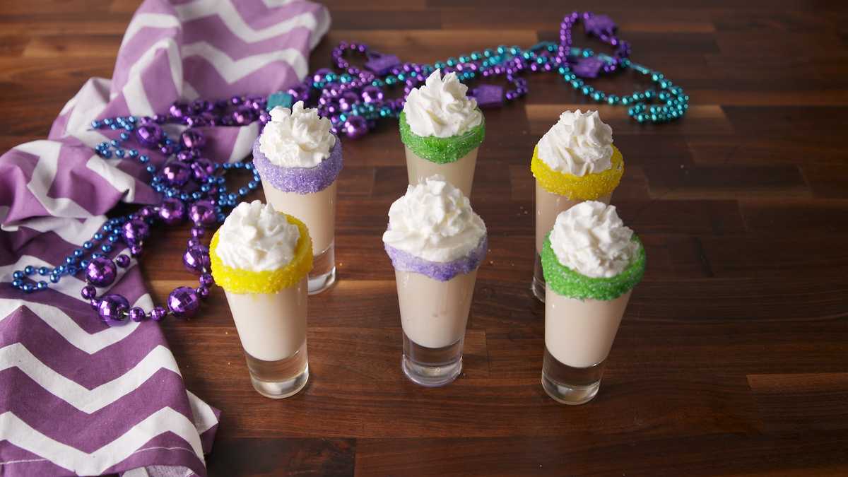 Celebrate Mardi Gras With King Cake Shots!