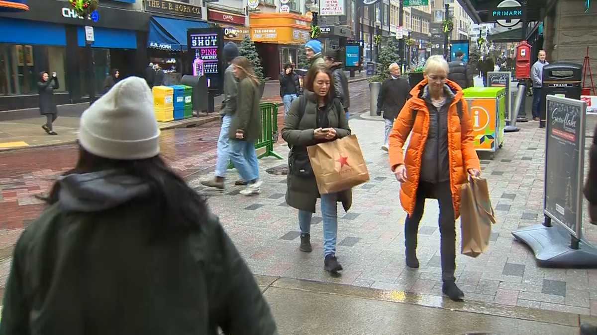 Here's what Super Saturday looked like at Boston shopping spots