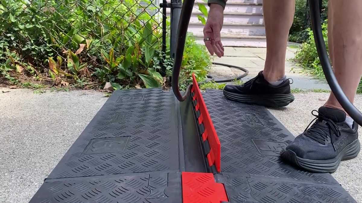 Cambridge, Massachusetts, legalizes sidewalk electric vehicle charging