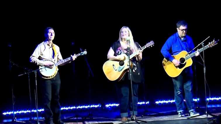 Community gathers for benefit concert to help fiddle player who lost ...