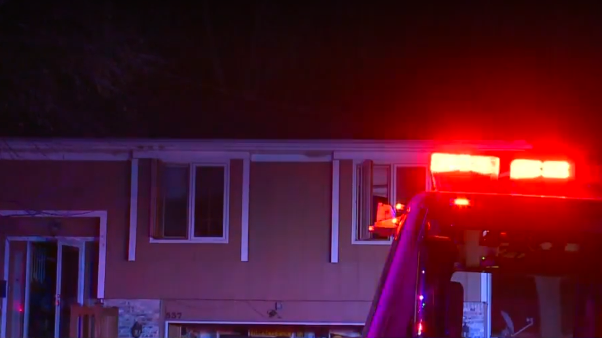 Fire damages part of West Des Moines home