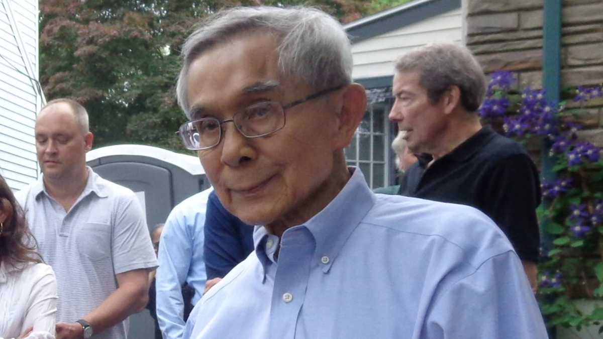 Longtime Chinatown activist 'Uncle Frank' Chin dies at 91 Longtime Chinatown activist 'Uncle Frank' Chin dies at 91