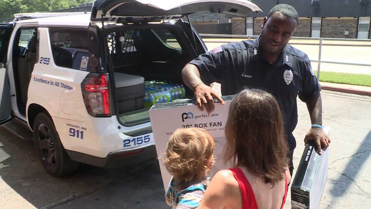 Fort Smith police on patrol to help residents beat the heat