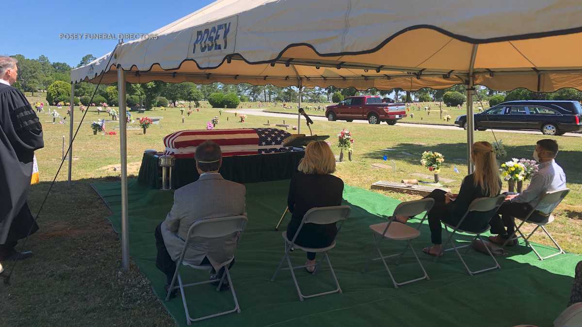 Funerals in the coronavirus age: How to mourn safely when family ...