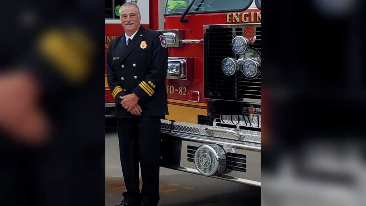 Fire chief shot dead while helping couple whose car struck a deer in ...