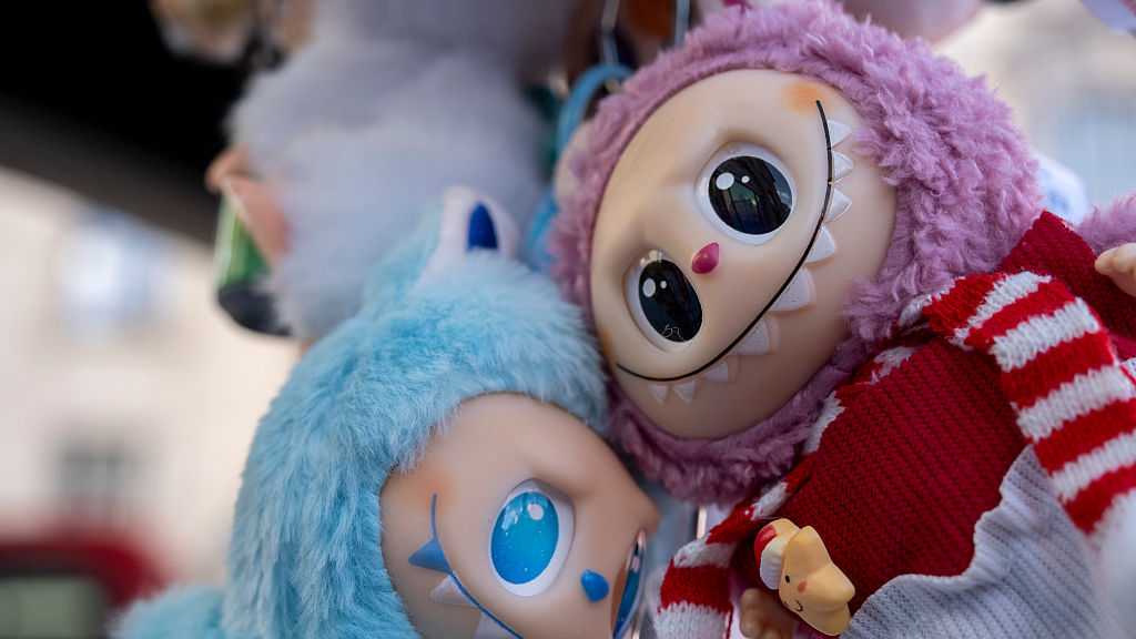 Video: How to spot fake Labubus, or 'Lafufus' this holiday season