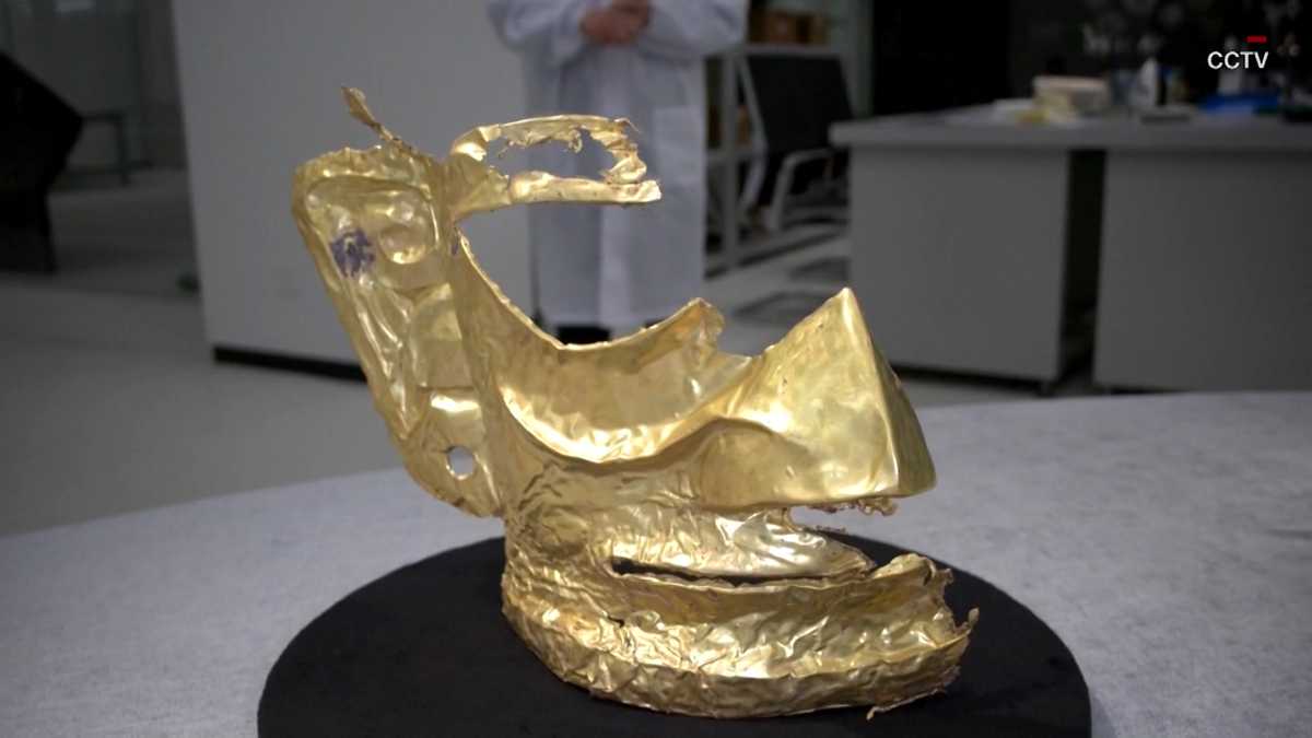 3,000-year-old gold mask found