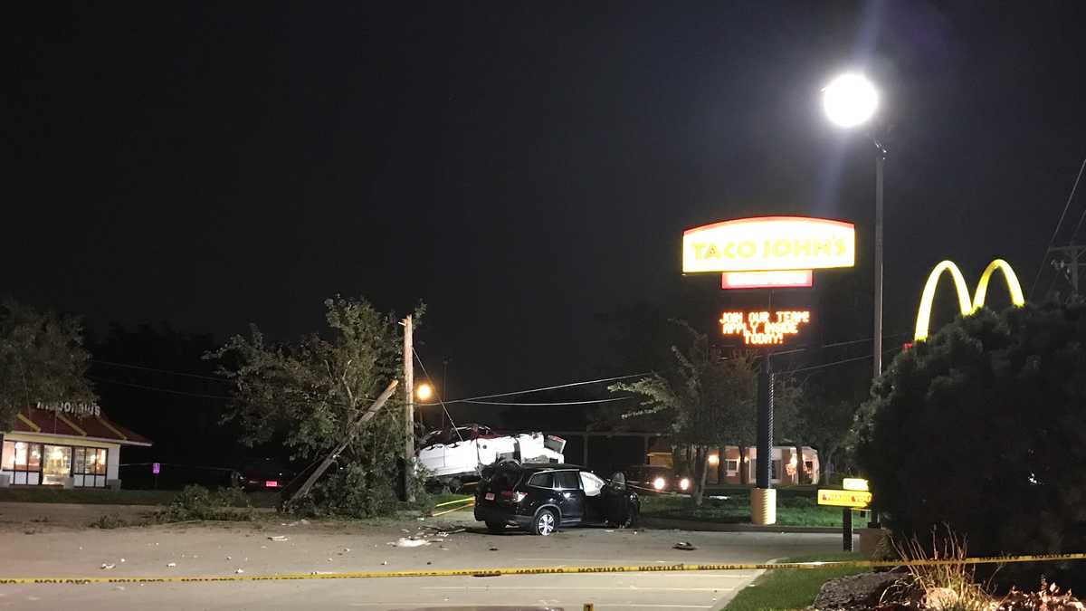 Ankeny police investigate serious crash that killed 2 people Ankeny police investigate serious crash that killed 2 people