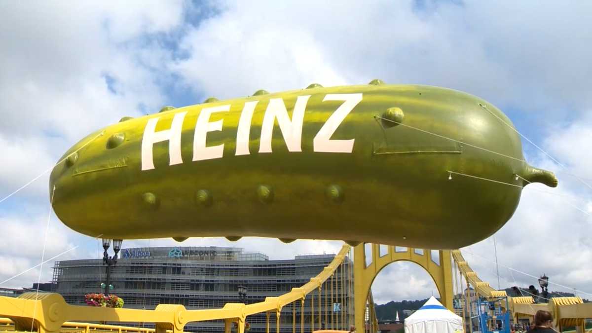 Picklesburgh 2023: Second giant pickle balloon coming