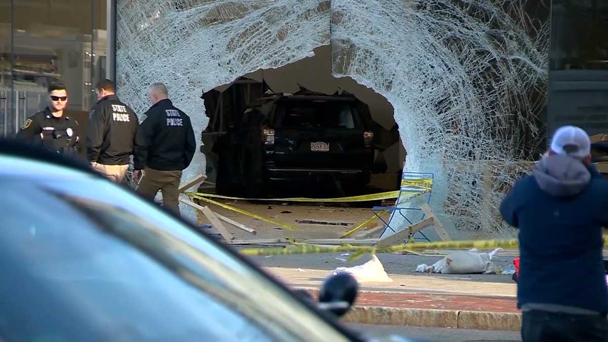 Expert shares what clues could be found in deadly Hingham Apple store ...