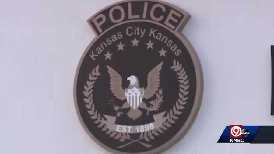 Kansas City, Kansas, police: Man dies after veering off road