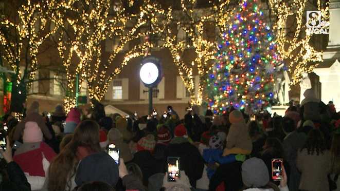 Lancaster kicks off holiday season with Mayor's Tree Lighting