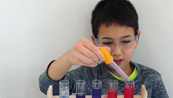 This mom creates amazing and educational DIY activities for her kids