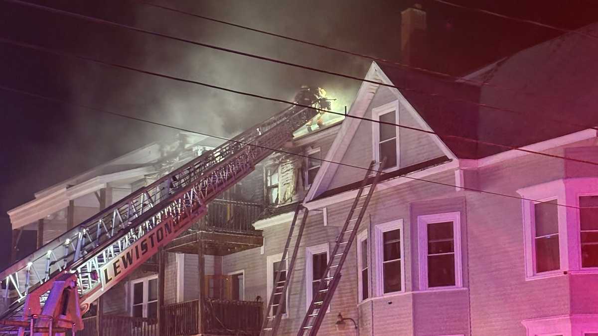 Lewiston apartment fire displaces 15, injures one
