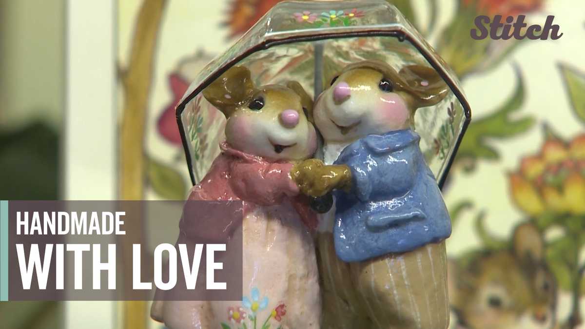 Handcrafted miniature mice attract collectors from around the country