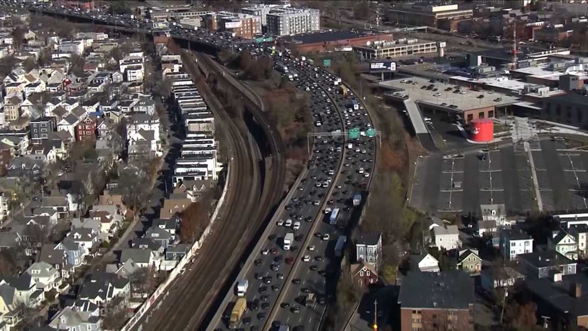 When to expect the heaviest Thanksgiving traffic in Massachusetts