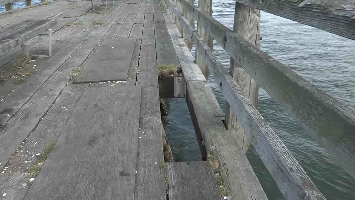 2 teens rescue elderly man from water after he fell through pier