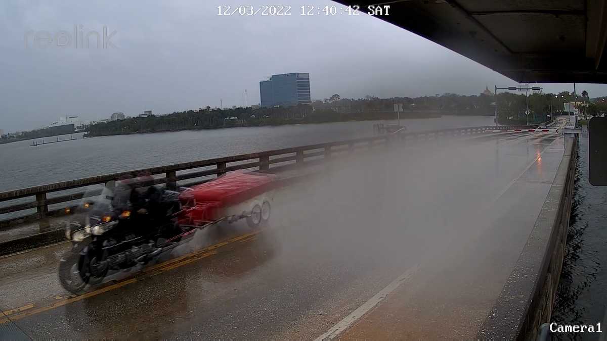 VIDEO: Motorcyclist crashes on rising drawbridge