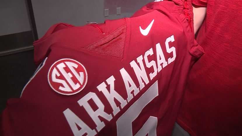 Hogs new uniforms have old-school feel