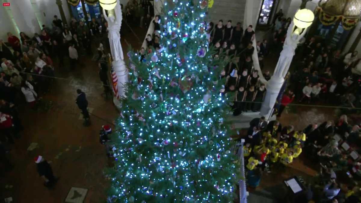 Christmas tree lighting at Pa. Capitol