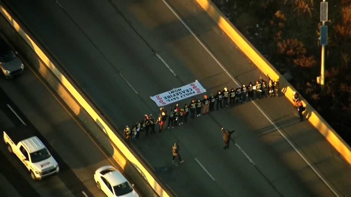 Police arrest protesters who blocked bridge in Philly