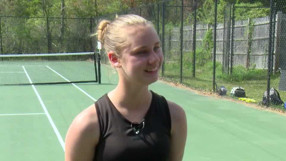 Winnacunnet tennis from Ukraine star finds peace on court