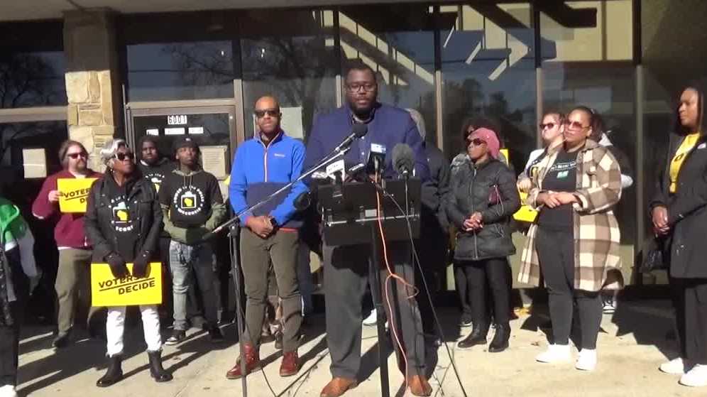 Voting rights activists rally to support new Milwaukee Midtown voting site