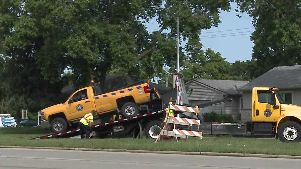 Milwaukee DPW worker injured in chain-reaction crash