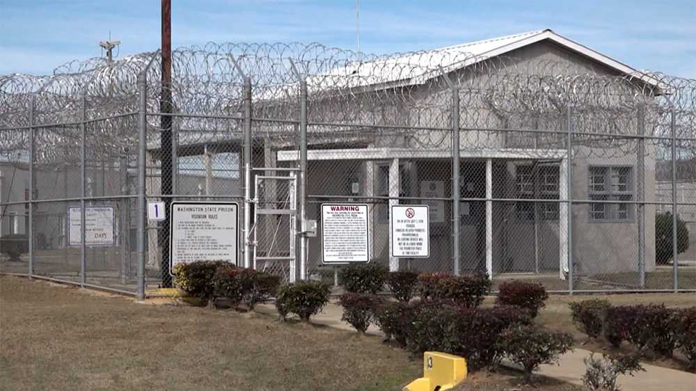 Witness describes scene during deadly Georgia prison riot