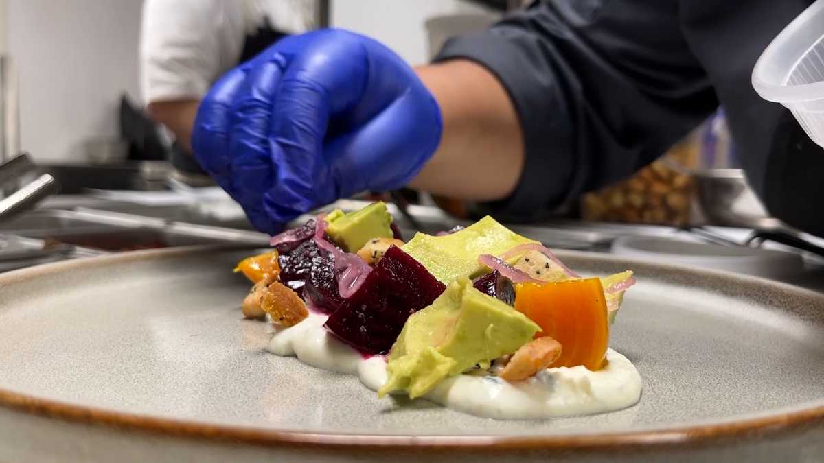 Celebrity chef Gordon Ramsay opens new restaurant in Boston