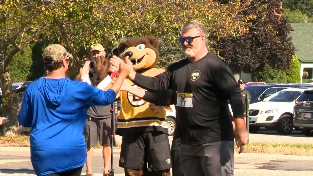 Bourque Foundation holds fundraiser for injured HS hockey players