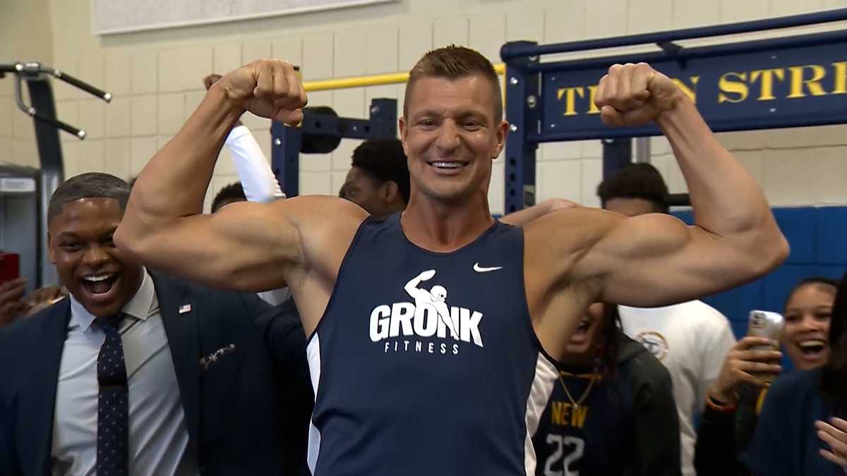 Rob Gronkowski Helps Upgrade Weight Room At Boston School