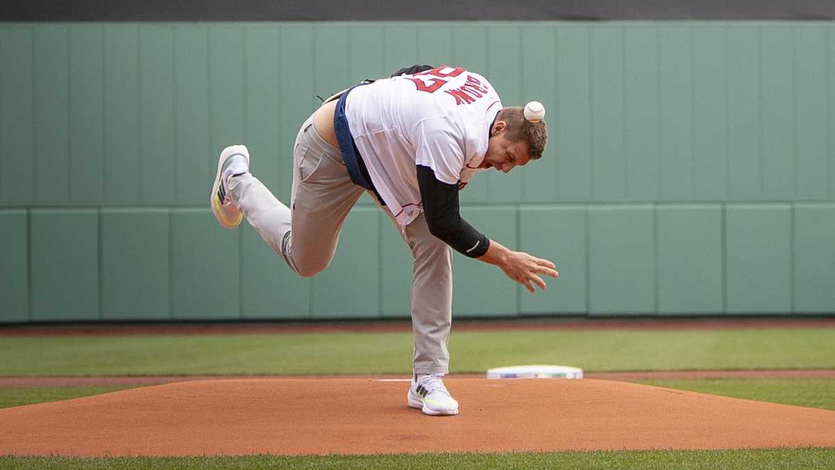 Gronk spike! Rob Gronkowski's iconic first pitch at Red Sox game