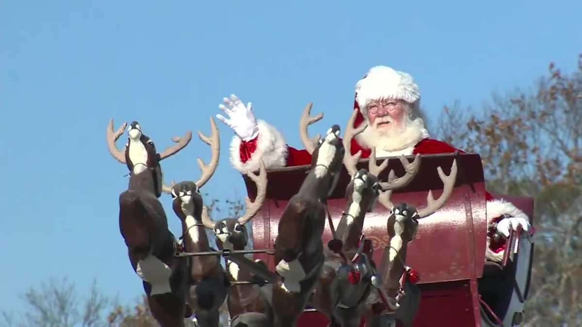 Santa closes out Plymouth Thanksgiving celebration parade