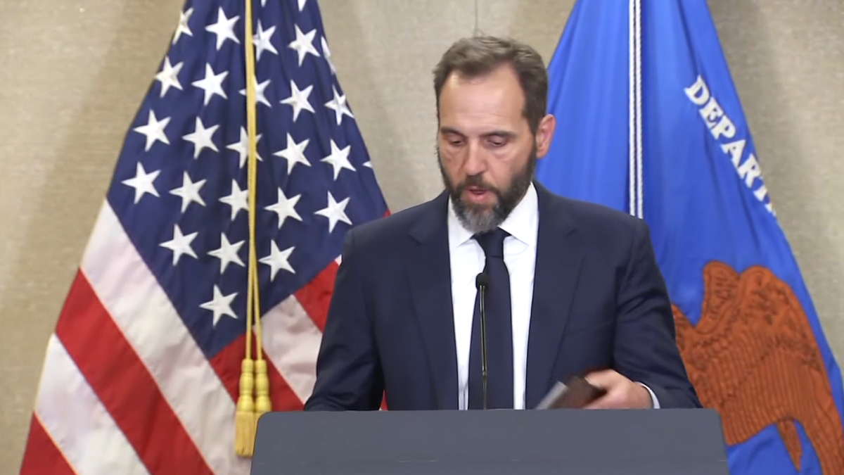 DOJ releases Smith's final report on Trump election interference case