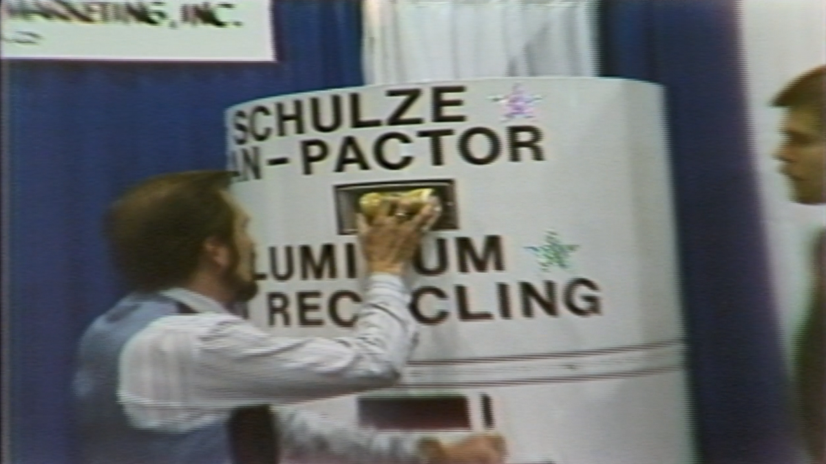 RETRO FIND: Wacky inventions showcased at '80s trade show