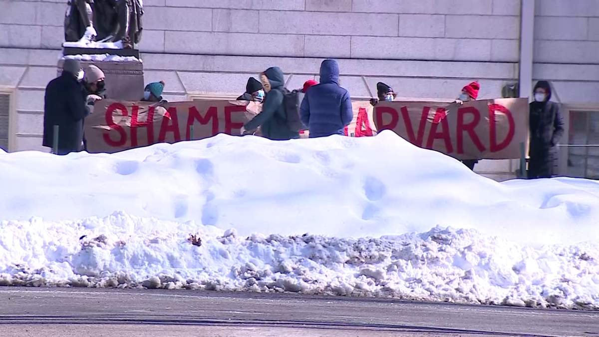 Hundreds rally to support students in lawsuit against Harvard