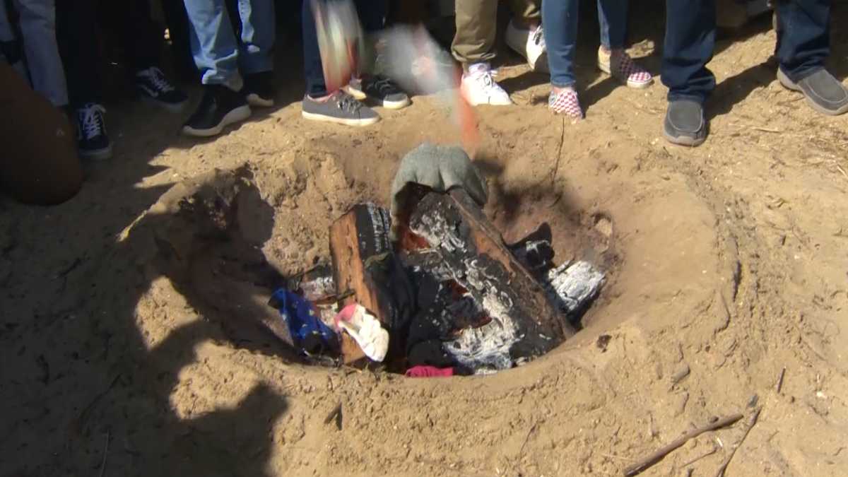 Marylanders burn socks in decades-old tradition