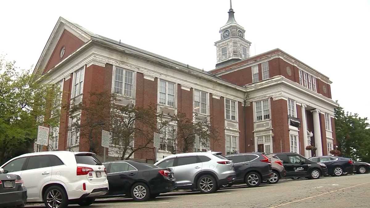 Somerville will not roll back business capacity restrictions with rest ...