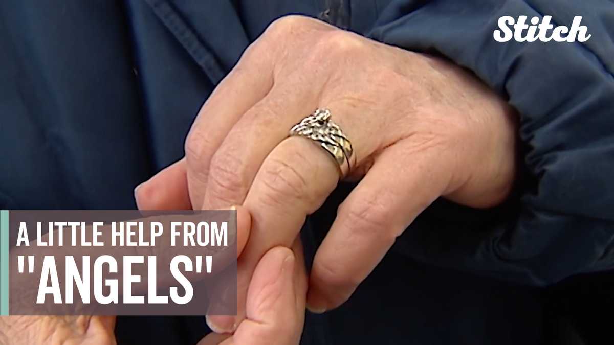 Strangers help woman who was robbed buy back her wedding rings