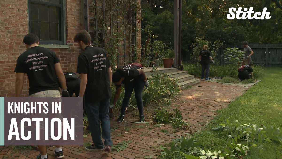 Incoming college freshmen take part in community service projects